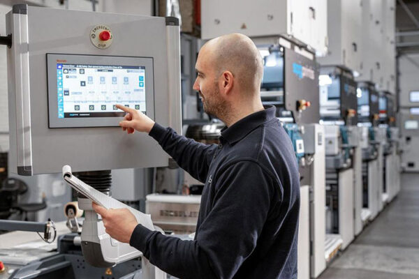 8 Must-Have HMI Features Of Automatic Labelling Machines You Must Know ...